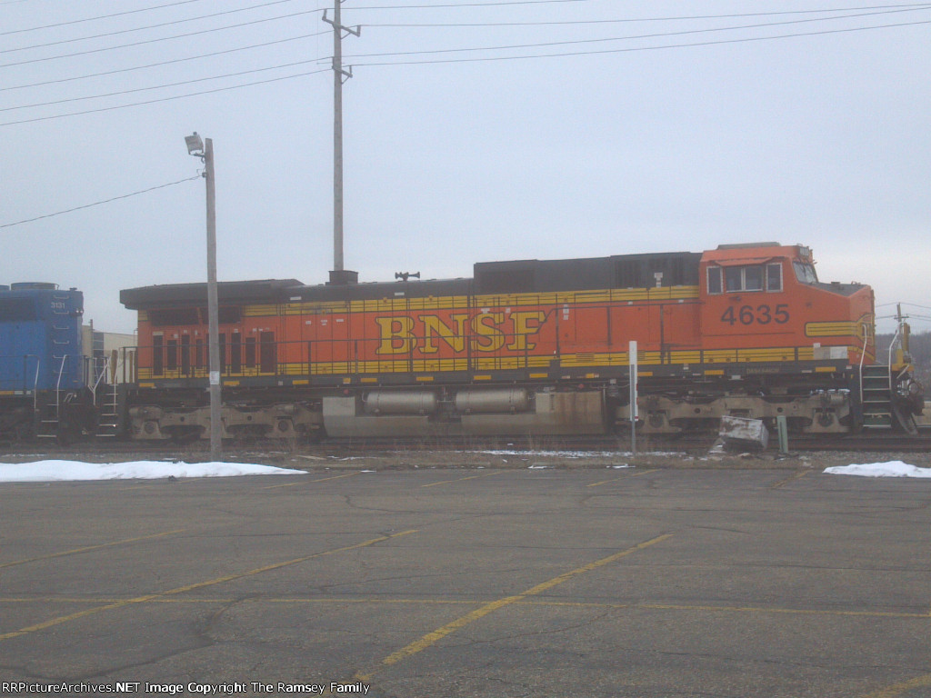 BNSF 4635